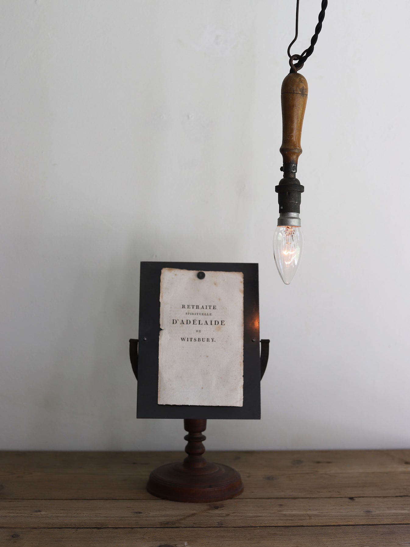 160 HANDLE LAMP – FIVE FROM THE GROUND